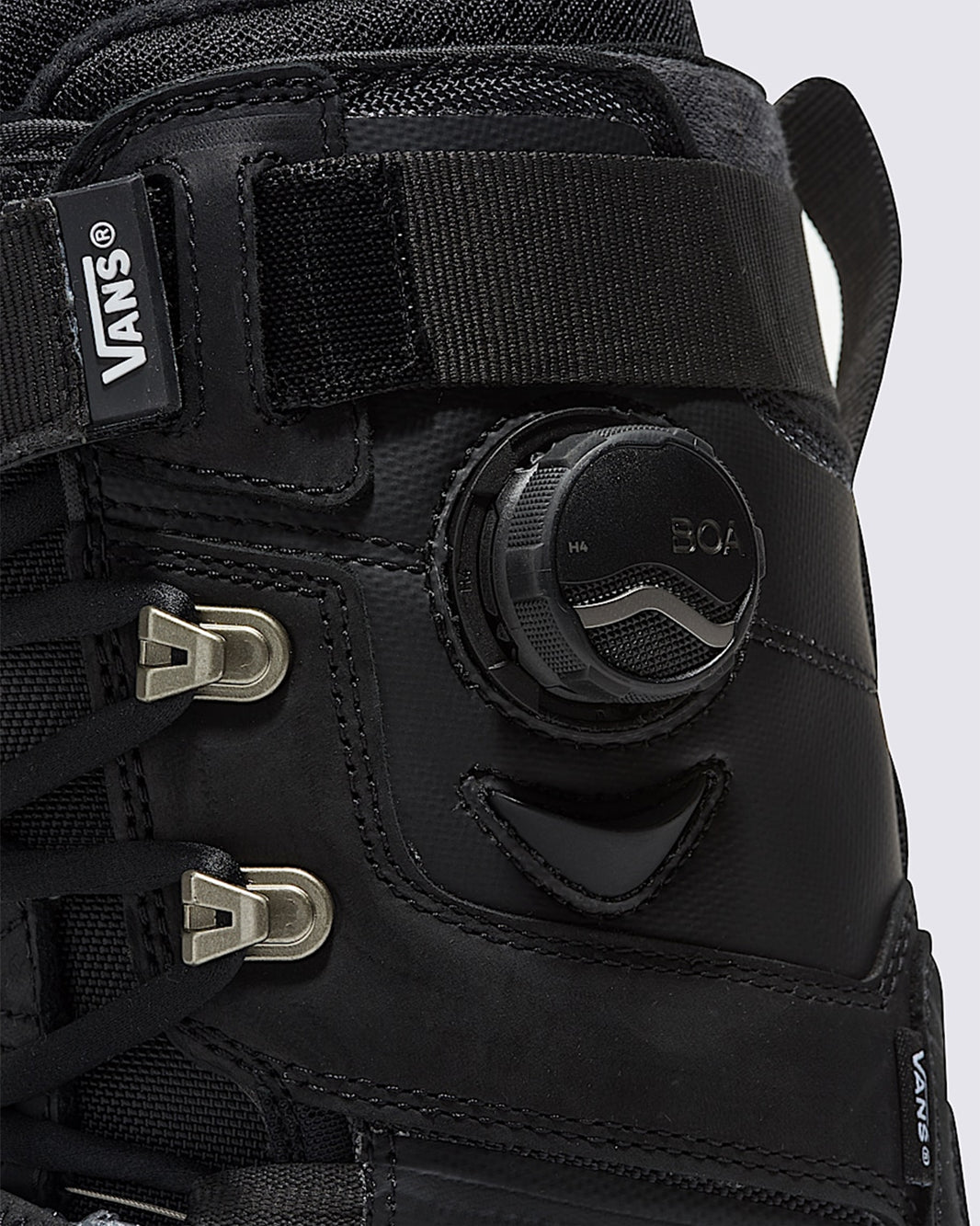Vans Infuse Black/White 2026 Snowboard Boots | Behind The Pines