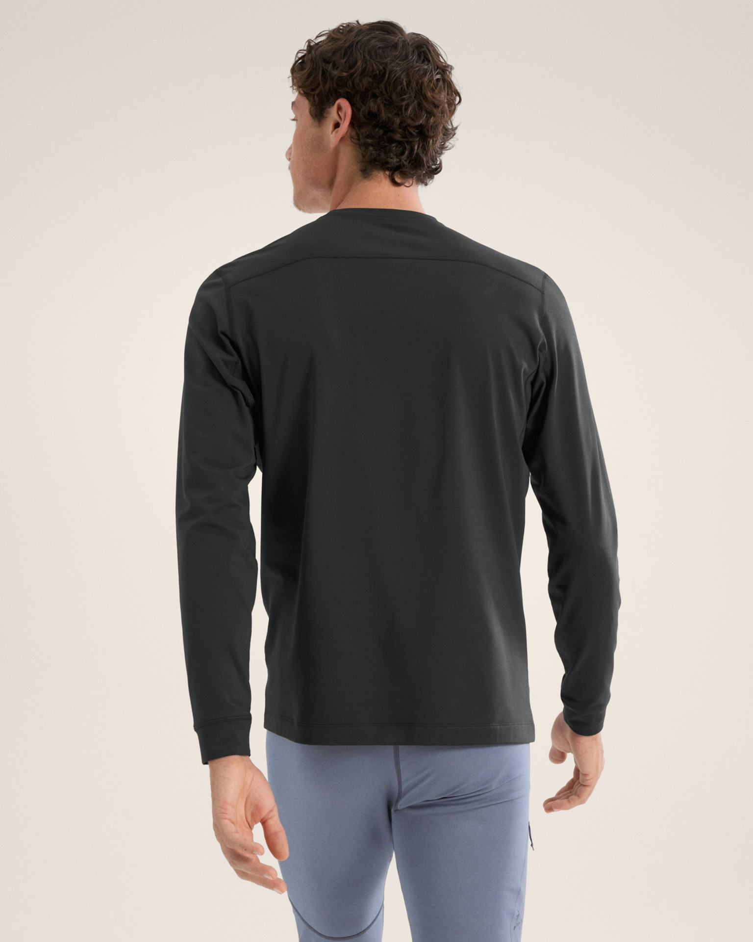 Arc'teryx Rho LT Crew Neck Men's Black | Behind The Pines